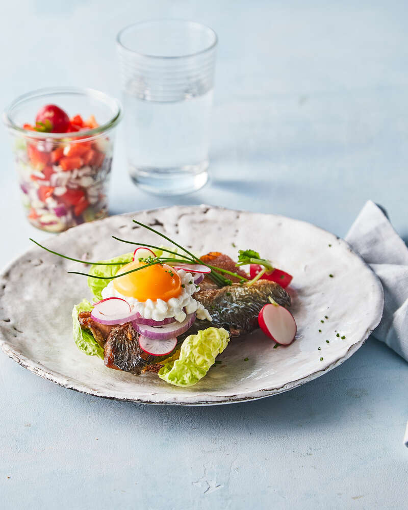 Sol over Gudhjem med peberfrugtsalat - Sense opskrift
