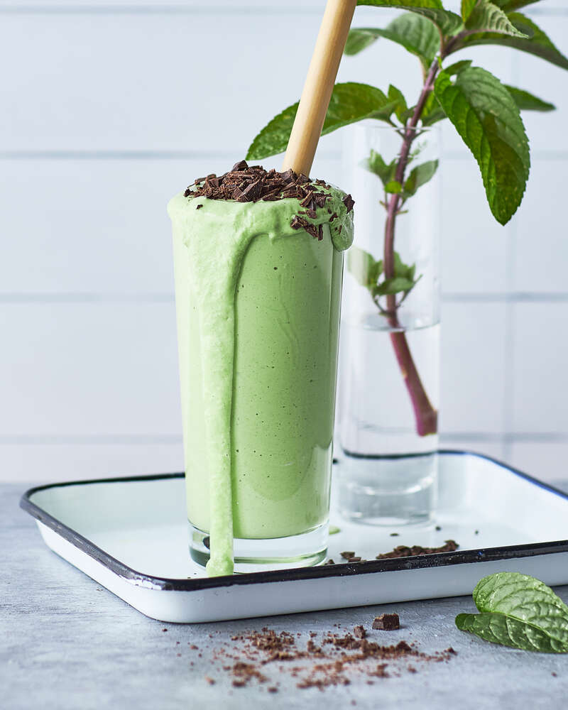 Spinat-banan smoothie med mynte og hakket chokolade - Sense opskrift