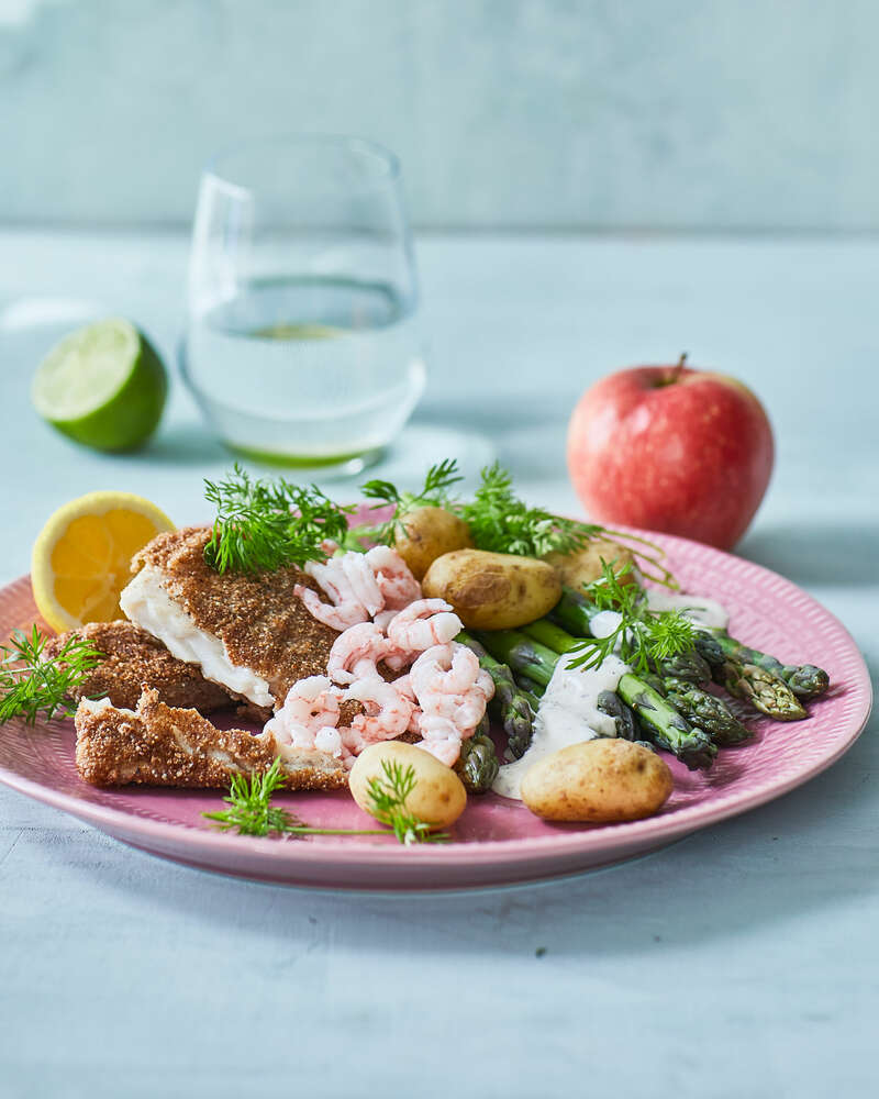 Stegt fiskefilet med rejer og asparges - Sense opskrift