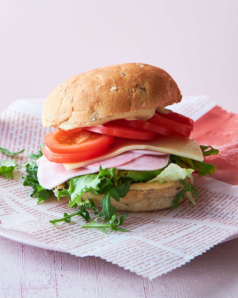 Sandwich med sennepsmayo, skinke og ost - Sense opskrift