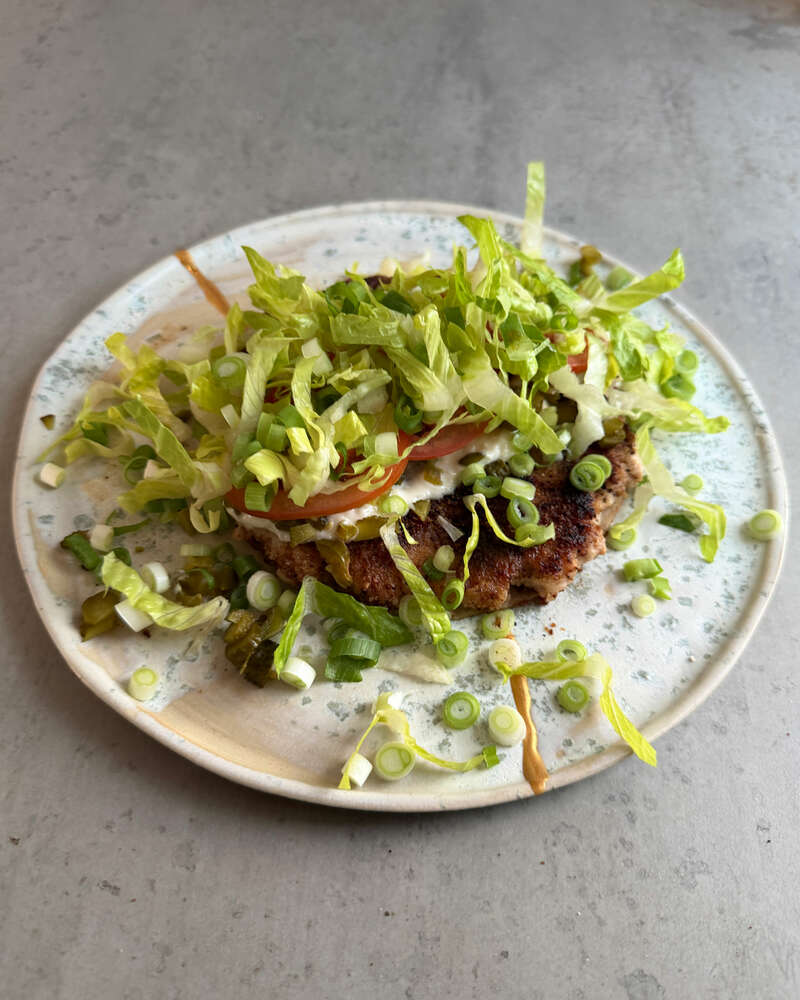 Kyllingewrap med hvidløgsmayo og frisk salat - Sense opskrift